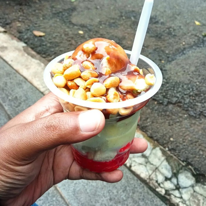 20 Es Podeng Rp 10 Ribuan yang Segar Legit