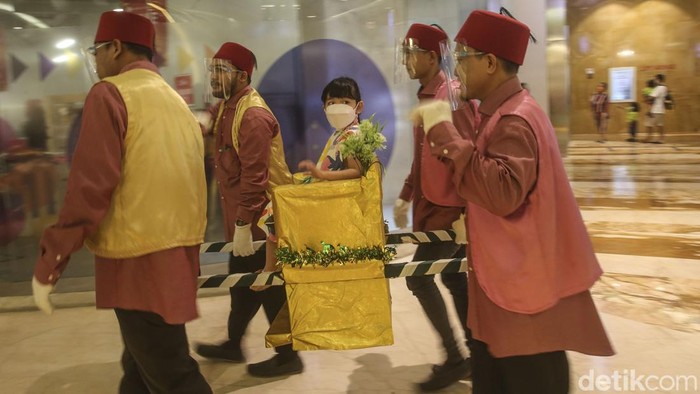 Jadi Raja dan Ratu Sehari di Pusat Perbelanjaan Jakarta