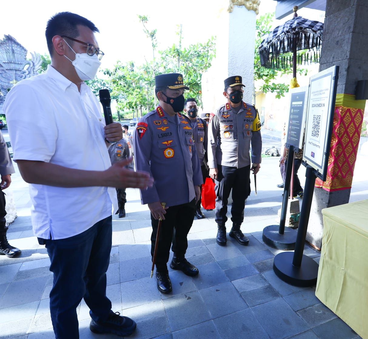 Kendalikan Laju COVID-19, Kapolri Minta Objek Wisata Terapkan Prokes Kendalikan Laju COVID-19, Kapolri Minta Objek Wisata Terapkan Prokes