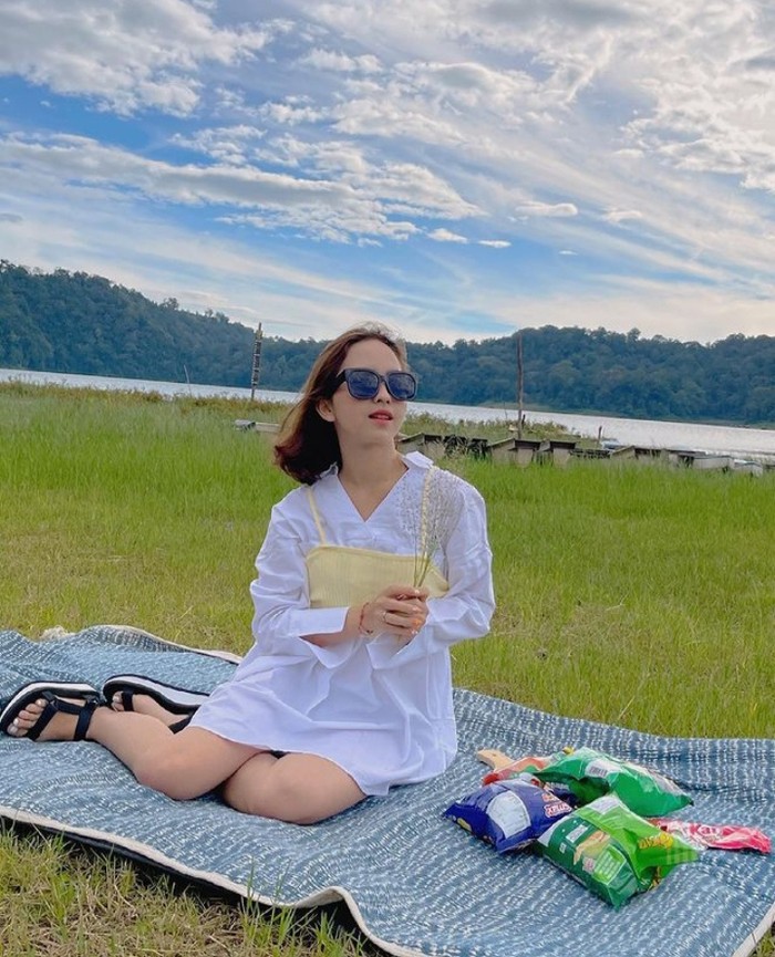 10 Potret Triyana Mahadewi, Mantan Istri Turah Parthayana Saat Kulineran