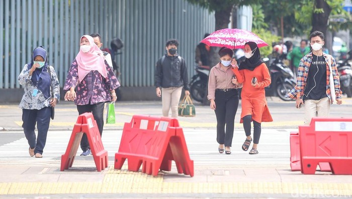 Gambaran Teriknya Jakarta Saat Fenomena Cuaca Panas