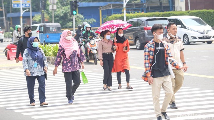 Gambaran Teriknya Jakarta Saat Fenomena Cuaca Panas