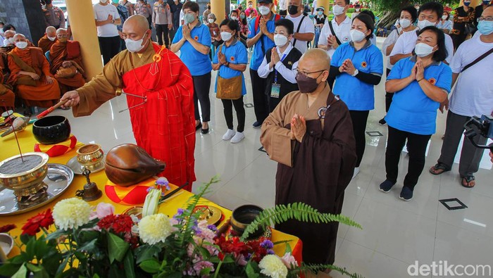 Pengambilan Api Abadi Jelang Hari Raya Waisak 2566 BE