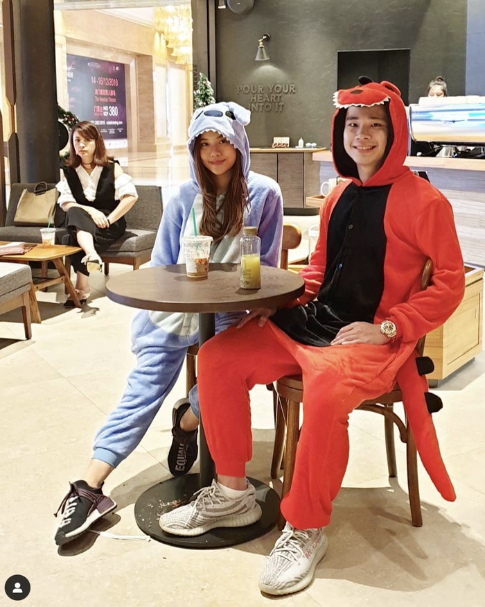 Pose Keren Jess No Limit, Pacar Sisca Kohl Saat Nikmati Kopi