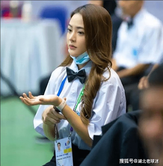 Potret Cantik Manajer Tim Kick Boxing Thailand yang Viral di Sea Games 2022