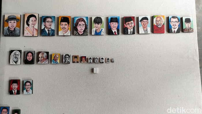 Keren! Pelukis Asal Garut Ini Bikin Karya Mini Pakai Pisau