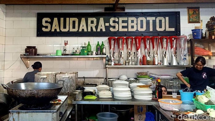 Mencicipi Gurihnya Telur Ikan Setan Bumbu Bali, Siapa Mau Coba?