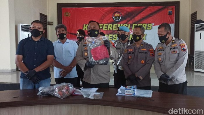 Bejat! Pria di Demak Perkosa-Bunuh Adik Ipar, Lalu Dibuang di Semak Bejat! Pria di Demak Perkosa-Bunuh Adik Ipar, Lalu Dibuang di Semak