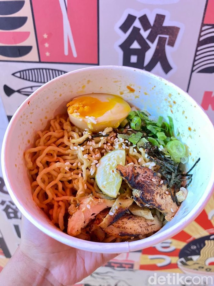 Resto Ramen Alshad Ahmad Ini Punya Dry Ramen Berbumbu Pedas Mantap