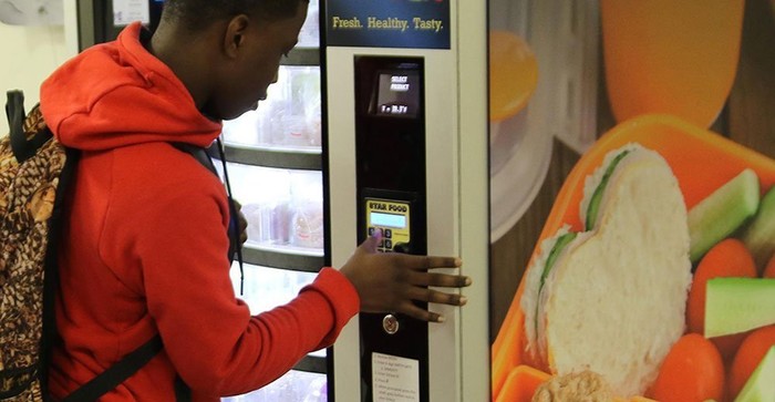10 Vending Mesin Makanan Paling Unik di Dunia Ini Benar-benar Nyata!
