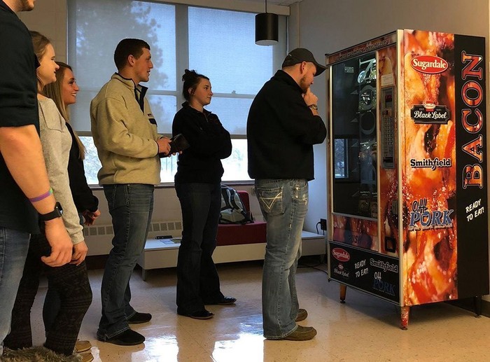 10 Vending Mesin Makanan Paling Unik di Dunia Ini Benar-benar Nyata!