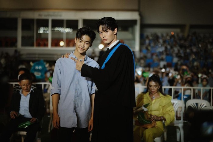 Potret Wisuda Win Metawin bak Fanmeeting!