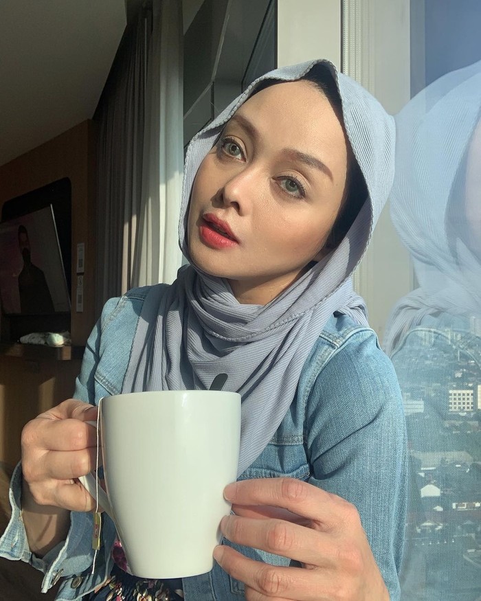 Momen Seru Terry Putri Saat Ngopi hingga Makan Durian