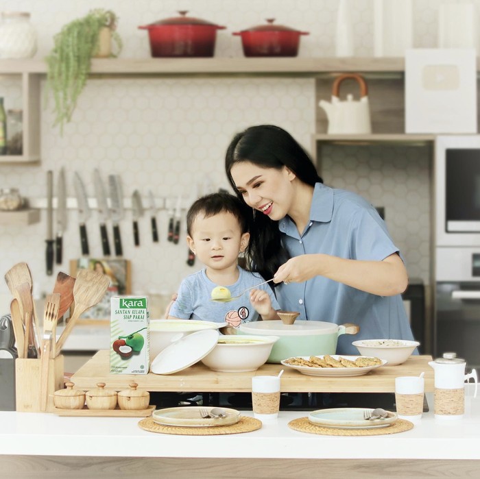 10 Potret Dapur Chef Devina Hermawan, Ada Pisau Rp 42 Juta