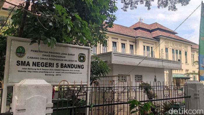 25 Sekolah Terbaik di Jawa Timur, Cek Sekolahmu Nomor Berapa 25 Sekolah Terbaik di Jawa Timur, Cek Sekolahmu Nomor Berapa