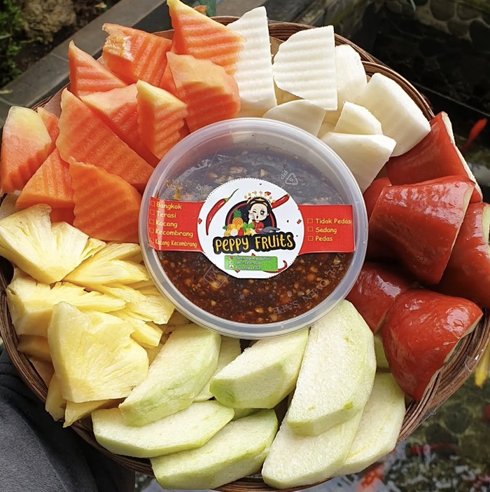 Asam Segar! 20 Rujak Buah Enak Ada di Sini