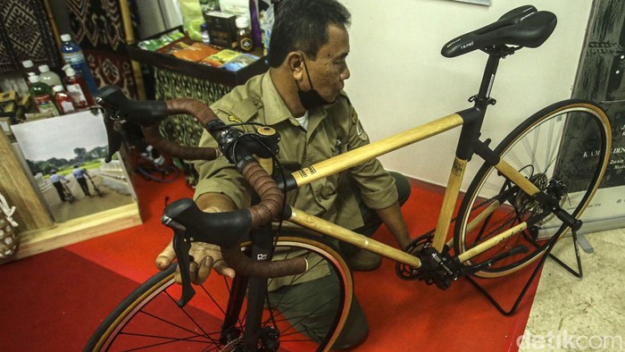 Ini Lho Sepeda Bambu yang Dipakai Jokowi