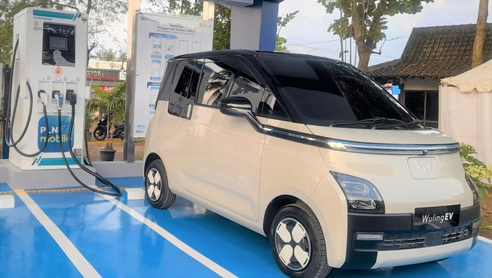 Lihat Lebih Dekat Mobil Listrik Wuling Air ev yang Dijual Mulai Rp 250 ...