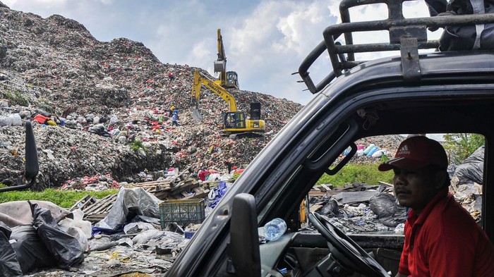 Foto Udara TPA Burangkeng Bekasi yang Akan Diperluas, Sampah Membludak Foto Udara TPA Burangkeng Bekasi yang Akan Diperluas, Sampah Membludak