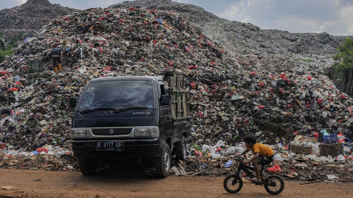 Foto Udara TPA Burangkeng Bekasi yang Akan Diperluas, Sampah Membludak Foto Udara TPA Burangkeng Bekasi yang Akan Diperluas, Sampah Membludak