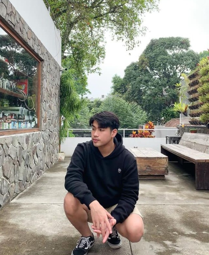 Gaya Keren Victor MasterChef Saat Masak hingga Kulineran