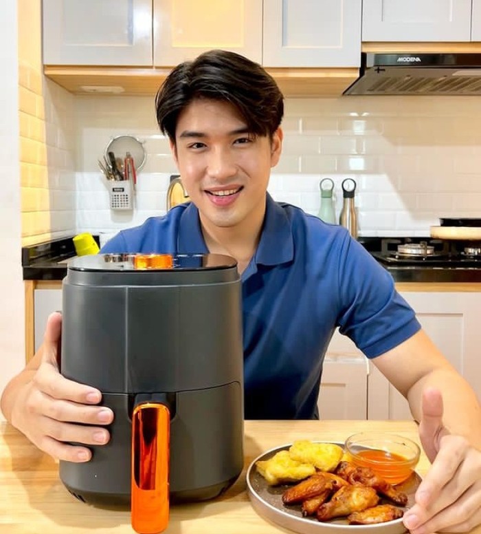 Gaya Keren Victor MasterChef Saat Masak hingga Kulineran