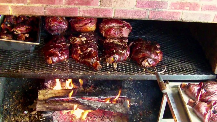 Inilah Potret Restoran BBQ Berusia 76 Tahun yang Sajikan Menu Autentik!