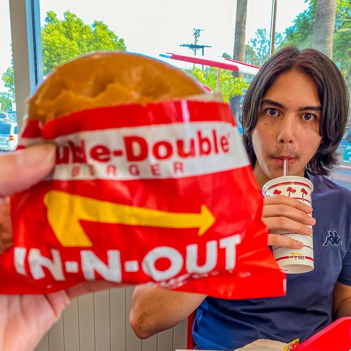 Selain Jago Tinju, Ini Potret El Rumi yang Hobi Makan Enak