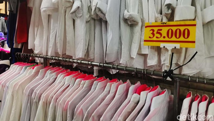 Pusat Thrifting Tersohor di Jakarta Itu Bernama Pasar Senen