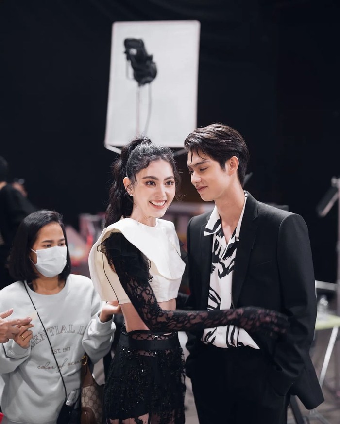Davika Hoorne dan Bright Vachirawit Nempel Terus!