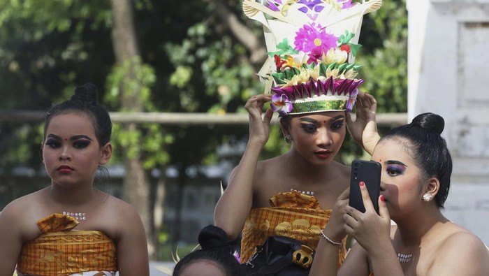 Melihat Festival Kuningan di Bali