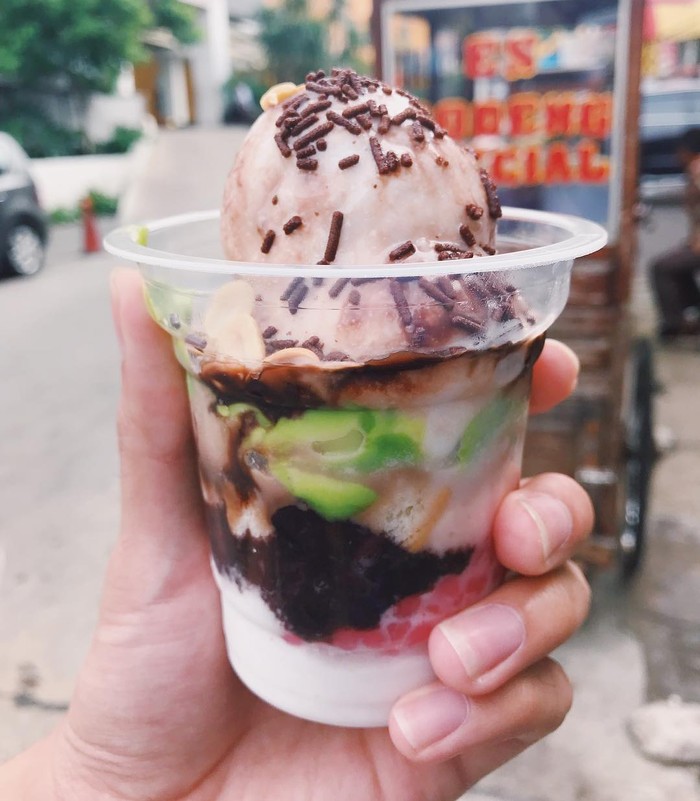 Manis Segar! 20 Es Doger dan Es Podeng Ada di Sini
