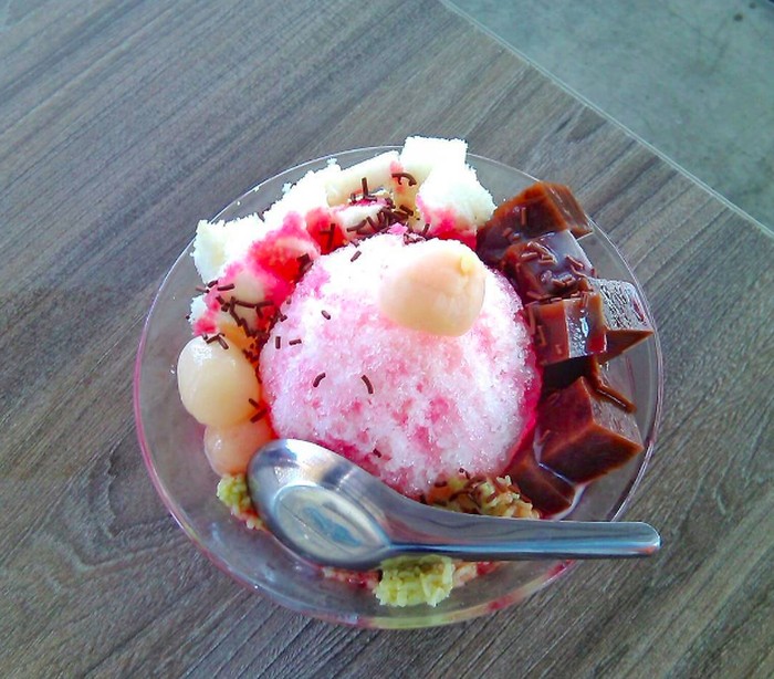 Manis Segar! 20 Es Doger dan Es Podeng Ada di Sini