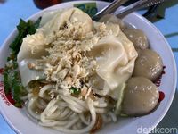 Kenyal Gurih Bakso Aci Jando di Garut, Porsi Jumbo Bikin Nagih