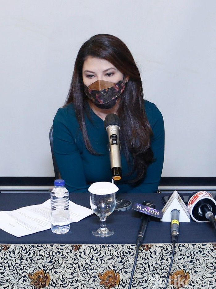 Mata Sendu Tamara Bleszynski