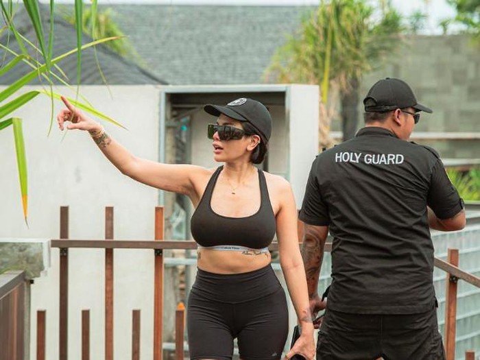 Nikita Mirzani Desak Polisi Jemput Paksa Nindy Ayunda-Dito Mahendra ... Nikita Mirzani Desak Polisi Jemput Paksa Nindy Ayunda-Dito Mahendra ...