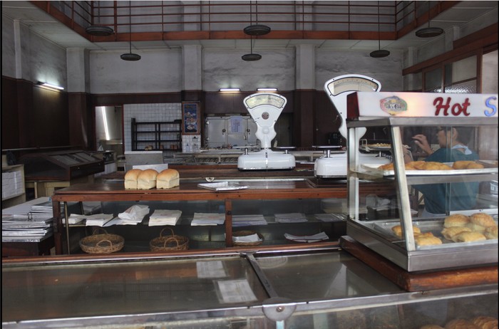Bertahan Lintas Generasi, Ini 10 Toko Roti Legendaris di Indonesia Bertahan Lintas Generasi, Ini 10 Toko Roti Legendaris di Indonesia