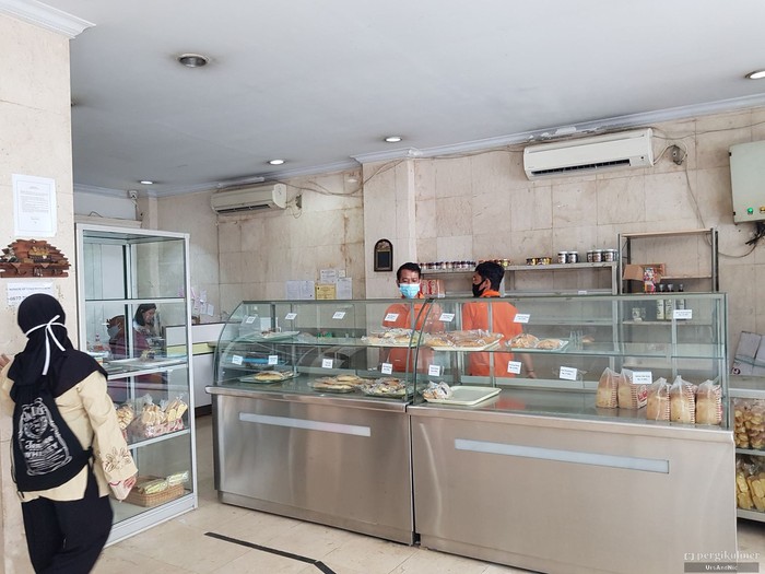 Bertahan Lintas Generasi, Ini 10 Toko Roti Legendaris di Indonesia Bertahan Lintas Generasi, Ini 10 Toko Roti Legendaris di Indonesia