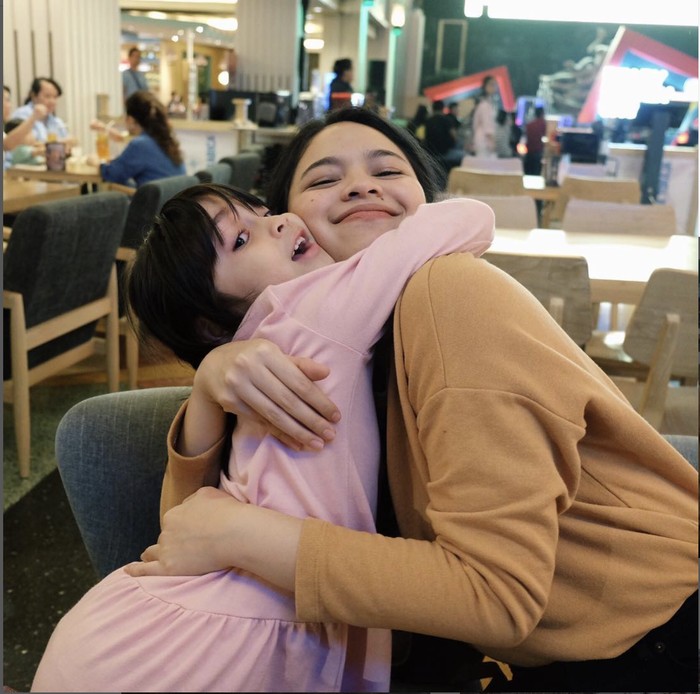 10 Momen Alyssa, Adik Marshanda Saat Asyik Kulineran