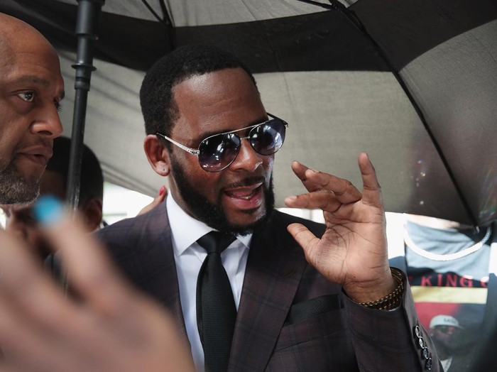 Kekasih R Kelly Tegaskan Bukan Korban Perdagangan Seks Tulis Surat
