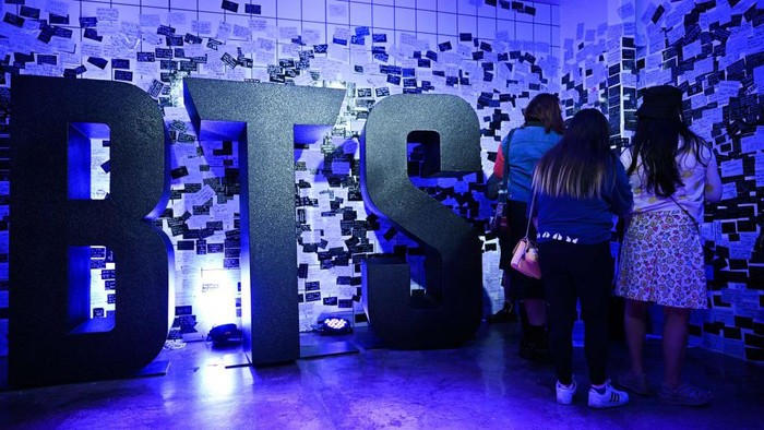 Melihat Pop-up Store BTS di New York dan Los Angeles