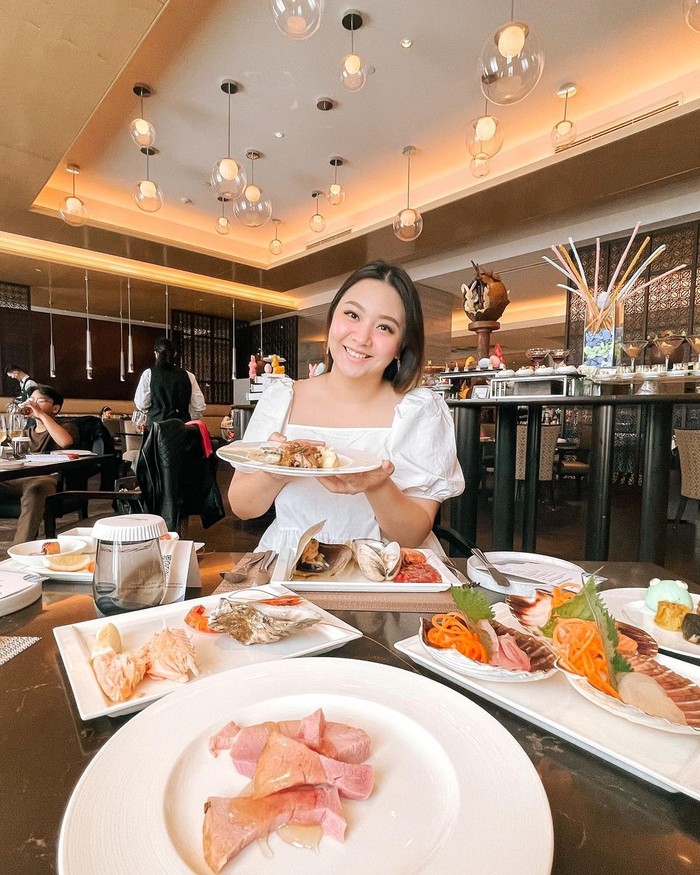 Devy Anastasia, Jebolan MCI yang Hobi Cicipi Beragam Makanan