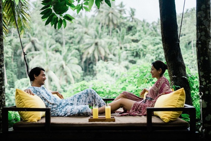 Romantis! Hesti Purwadinata dan Edo Borne Sering Makan Berdua