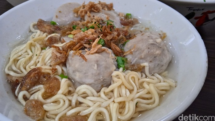 Bakso Gepeng Langganan Artis yang Bisa Habsikan 25 Kg Daging Sehari!