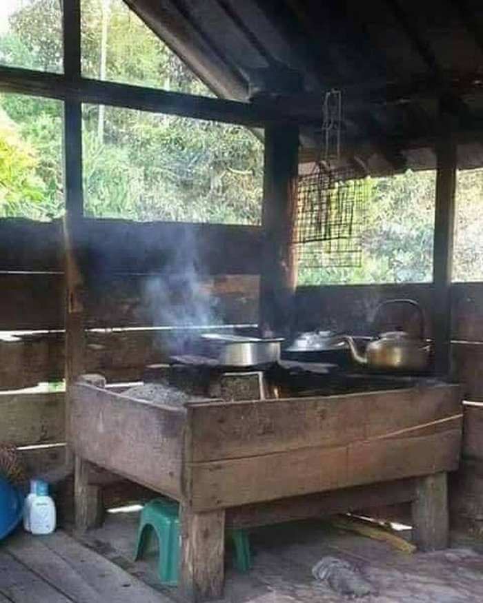 Nostalgia, Yuk! Lihat 10 Potret Suasana Dapur Zaman Dulu