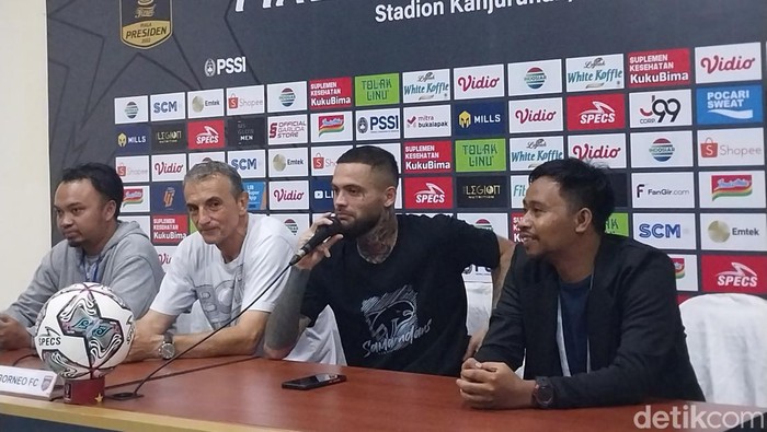 Pelatih Borneo Sorot Taktik Parkir Bus Arema FC, Siap Balas di Samarinda Pelatih Borneo Sorot Taktik Parkir Bus Arema FC, Siap Balas di Samarinda
