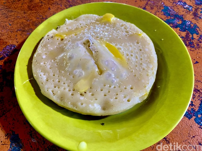 Ngemil Serabi Topping Saus Durian Petruk yang Legit di Kalibata