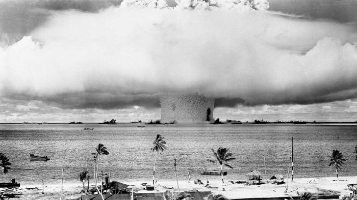 Sederat Foto Awan Jamur Raksasa dari Ledakan Nuklir, Bikin Ngeri