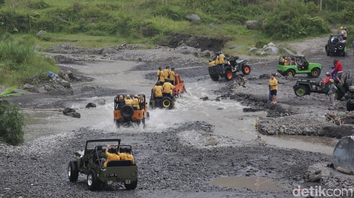 Imbas Kenaikan Harga BBM, Tarif Jip Wisata Merapi Naik Rp 50 Ribu Imbas Kenaikan Harga BBM, Tarif Jip Wisata Merapi Naik Rp 50 Ribu