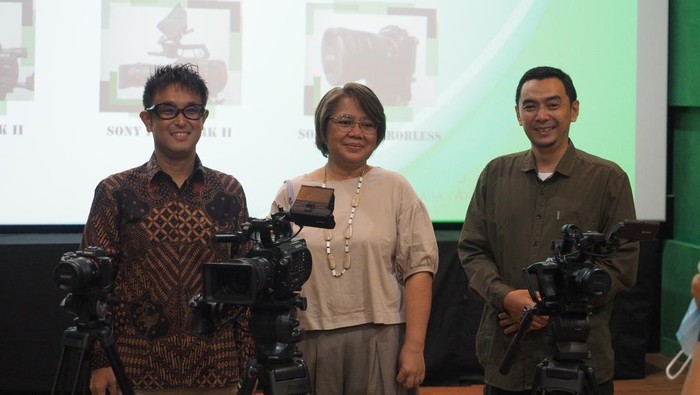 Hibah Kamera untuk Dukung Pendidikan Film Dalam Negeri
